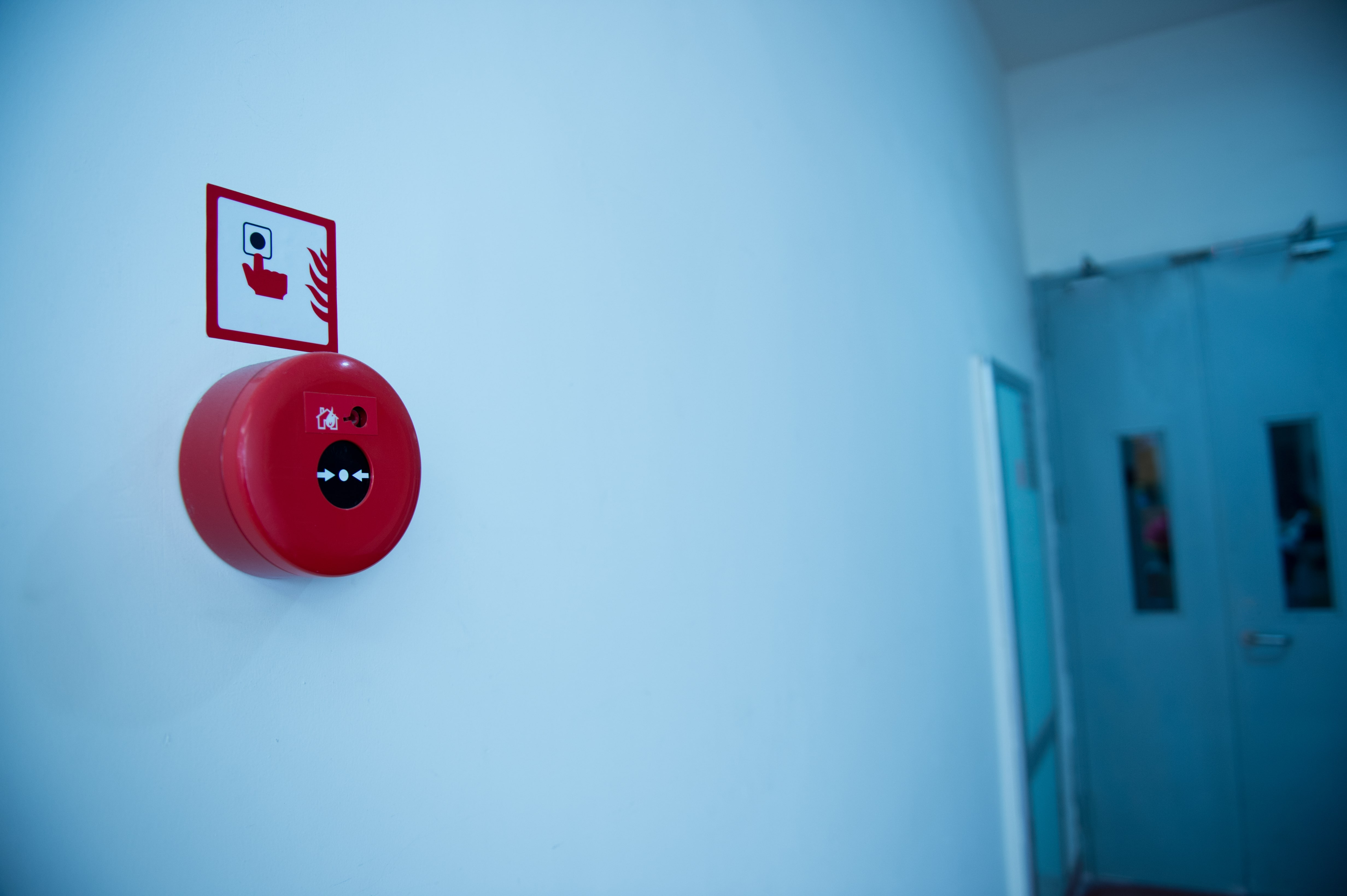 4 Things You Need to Know about Wireless Panic Alarm Systems